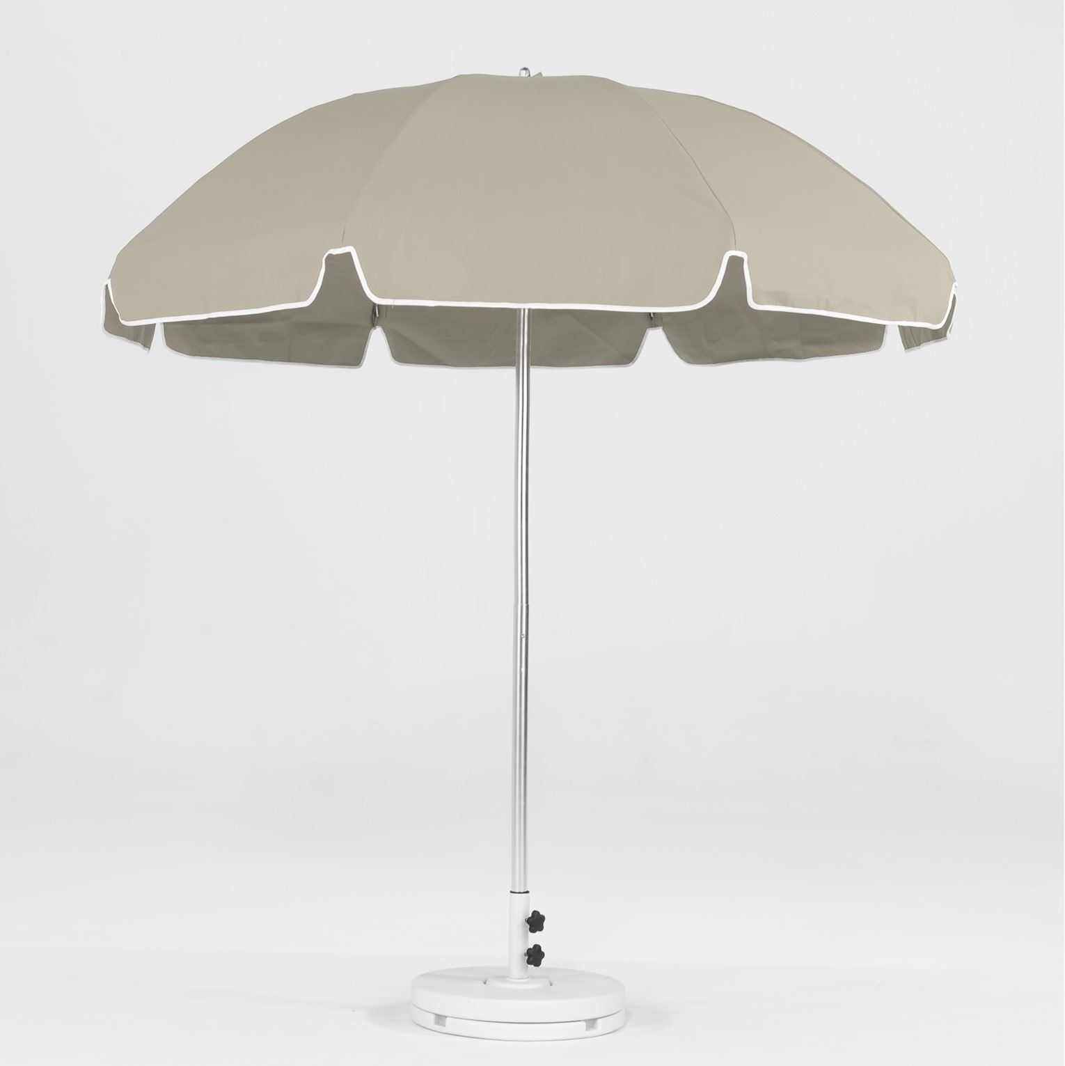 Laurel 7.5 Foot Steel Rib Patio Umbrella With Valance - Pool Furniture ...